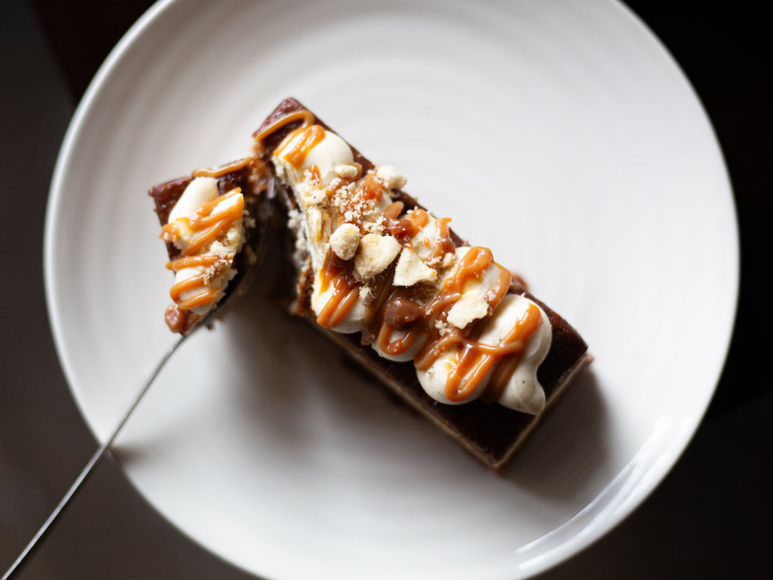 Wholesale Sticky Toffee Cake – Custard Buttercream | Cakesmiths